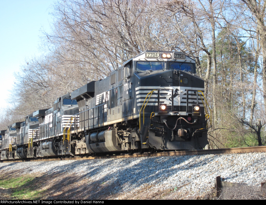 The power for NS 16Z is 4 GE's, the SD60E is not running